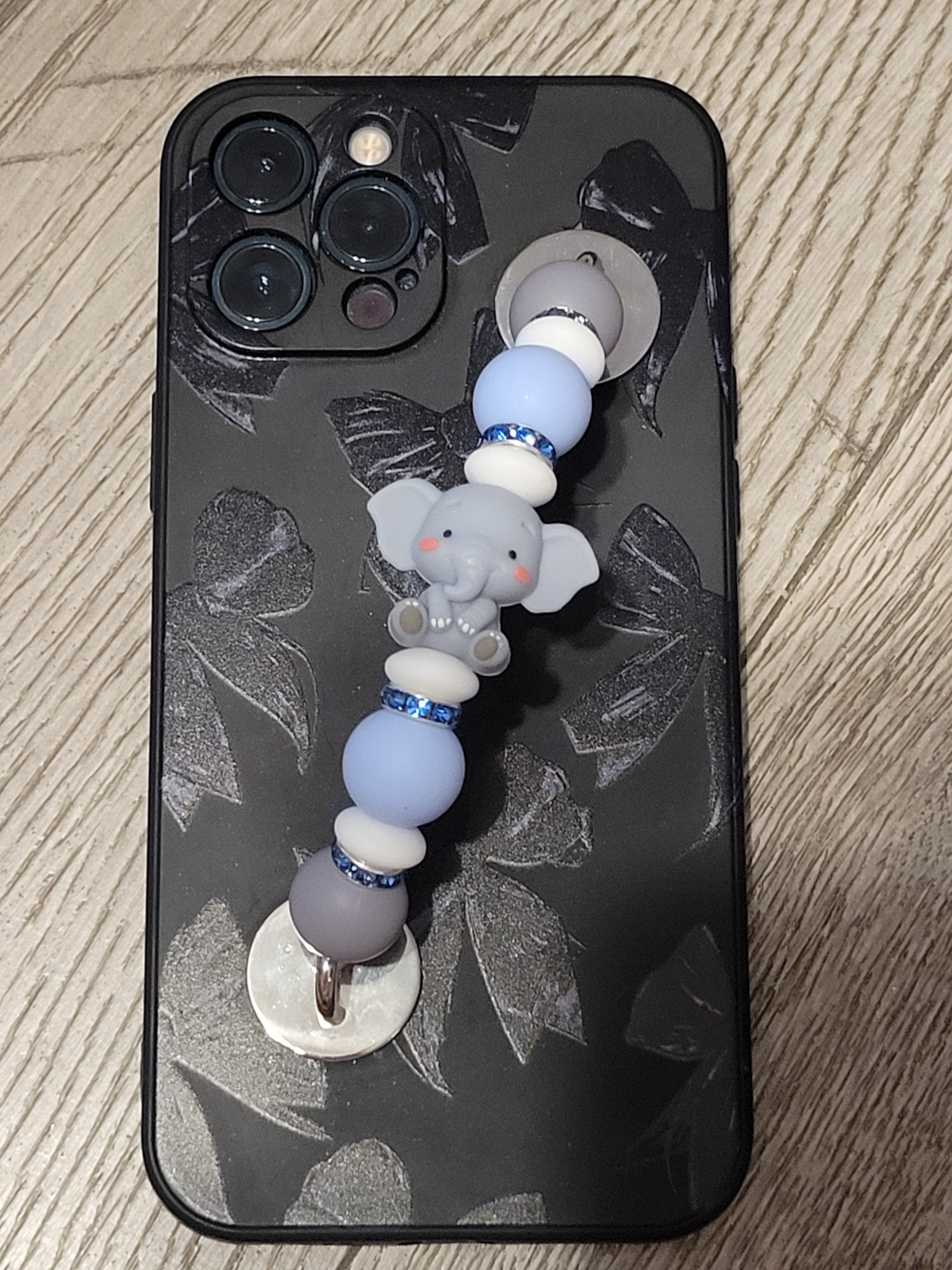 Custom Beaded Phone holder – L&M Creations